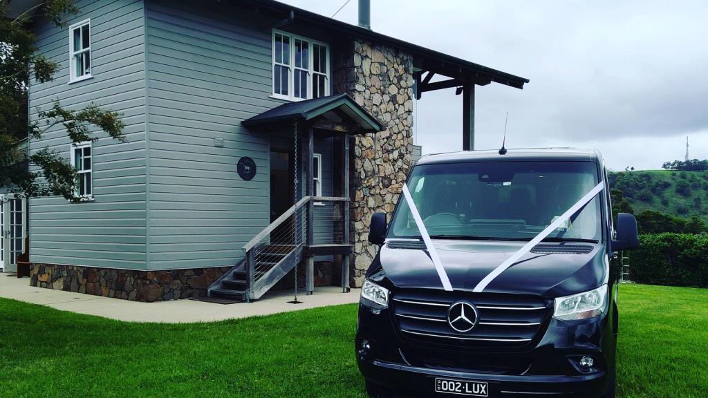 Sunshine Coast Private Transfers | LUX Transfers & Tours